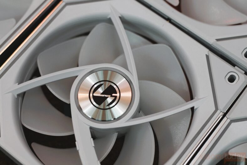 Lian Li Uni Fan SL-Infinity 120 ARGB Fans Review - XiaomiToday