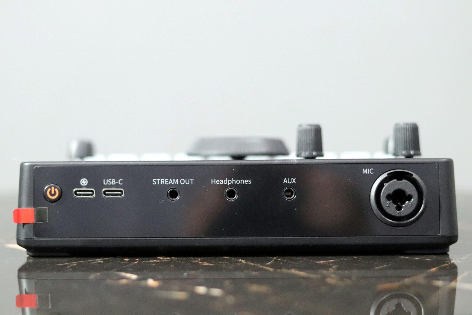 Maonocaster AMC2 NEO: All-in-One Audio Interface for Streamers and ...
