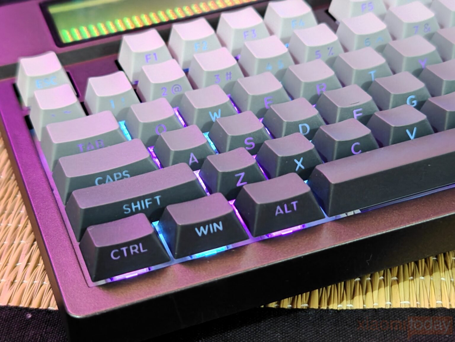Epomaker DynaTab 75X Review - Mechanical Keyboard With Dot-Matrix ...