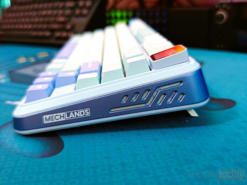 MechLands Vibe75 Keyboard Review - Interchangeable Screen and Knob ...
